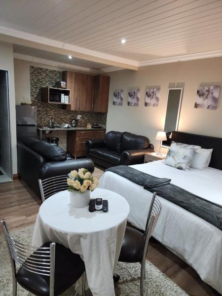 Villa Rose Cottages - Bloemfontein