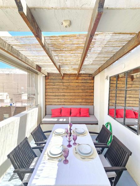 Amazing Attic In City Center - 亞利坎提