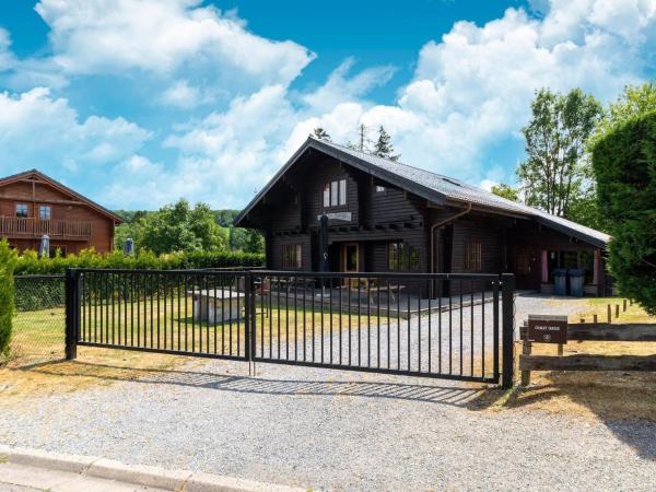 Majestic Chalet In Durbuy 200 Meters From The Golf - Durbuy