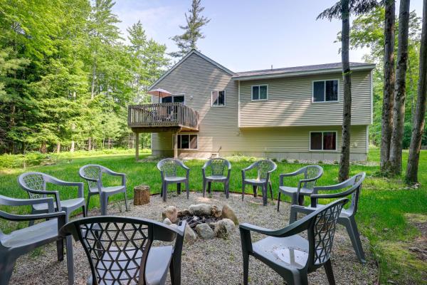 Serene Pentwater Getaway With Yard Near Lakes - Pentwater, MI