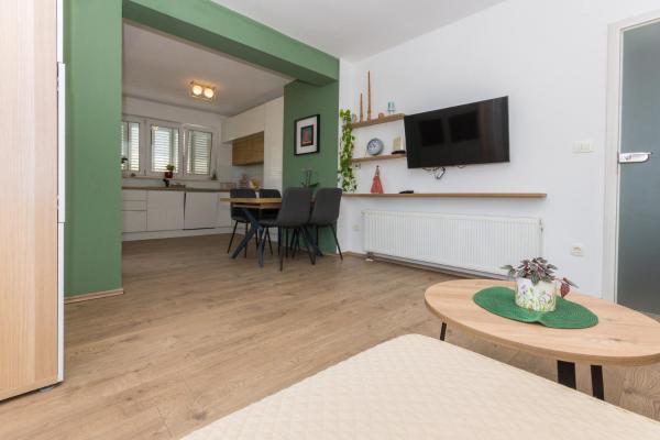 Adria Krk Apartment - Punat