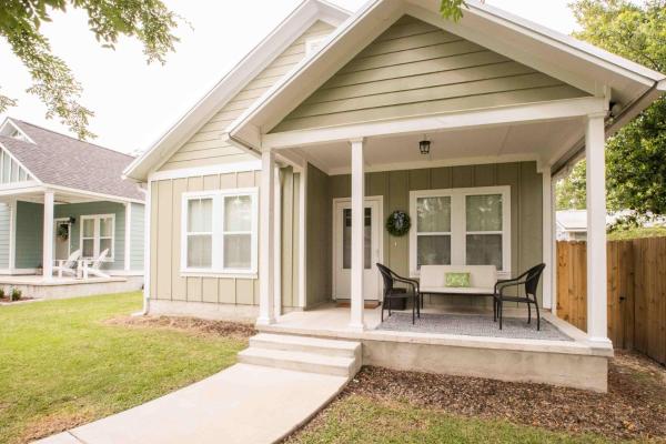 Chic Thomasville Home Walk To Downtown! - Thomasville, GA