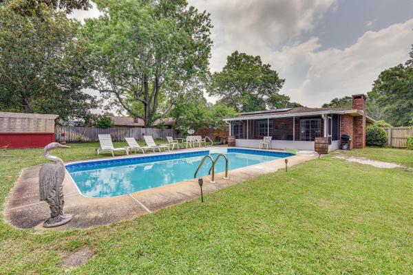 Pet-friendly Fort Walton Beach Home With Pool - Fort Walton Beach, FL