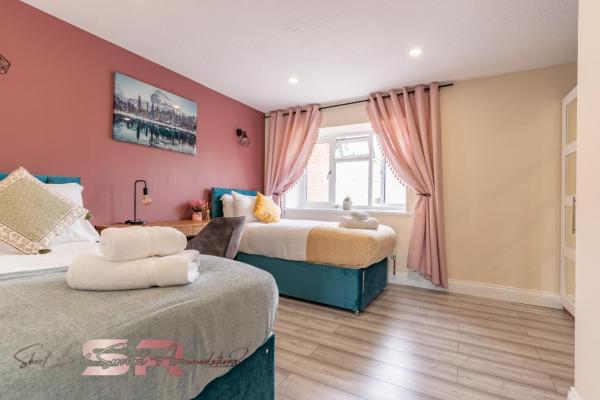 Relaxing 4-br Hayes Home, Guests 8 - Ideal For Long Term Stays, Fast Unlimited Wi-fi - Hayes