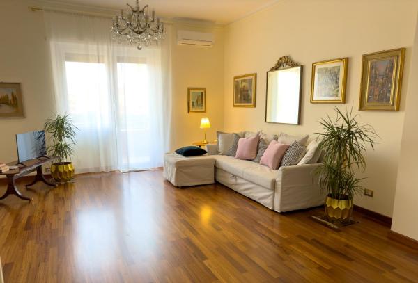 Elegant Apartment In City Center - Cagliari