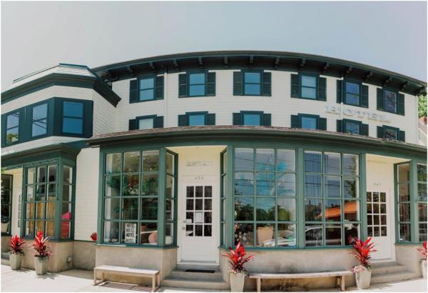 Zey Hotel - The Hamptons, NY