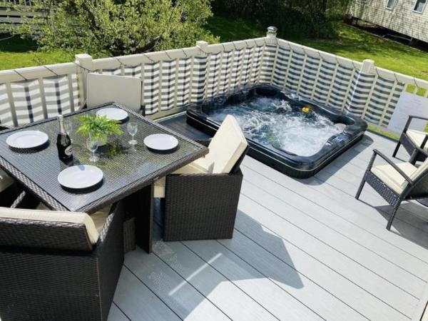 Prime Location & Luxurious Hot Tub - Woodhall Spa