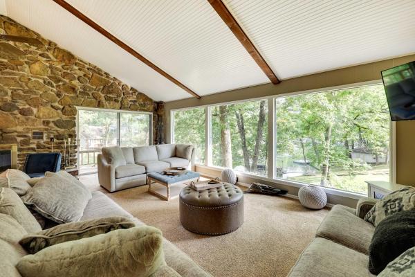 Waterfront Haven With Deck On Monkey Island! - Grove, OK