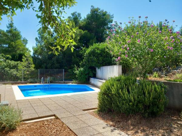 25 King's Landing In Supetar - Sutivan