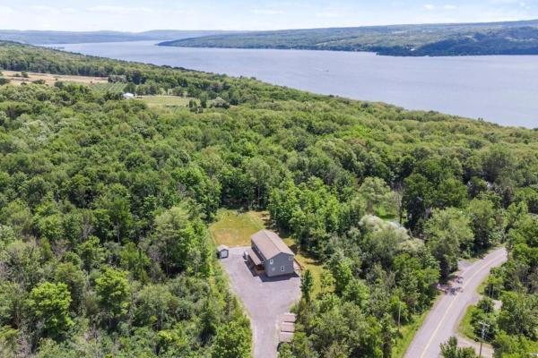 Hot Tub! Lrg Home! Sleeps 24!near Ithaca! Dogs Ok - Taughannock Falls State Park, Trumansburg