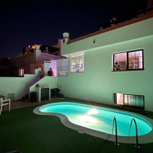 Long Beach Surf House - Corralejo