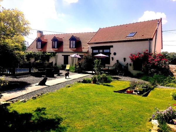 Saint-saturnin 3-bed Home Sleeps 10 Pool Garden - Cher