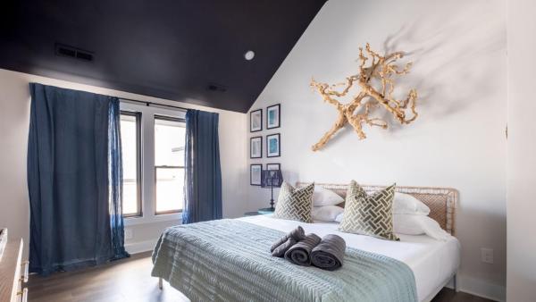 Loso Luxury Loft W/ Roof Deck - Charlotte Douglas Airport (CLT)