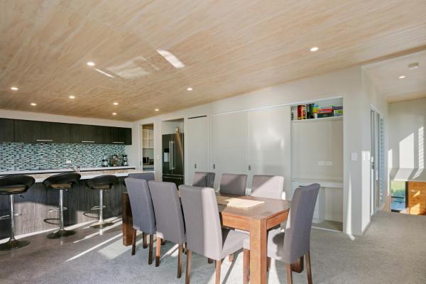 The White Haus - Waihi Beach Upstairs Holiday Unit - Waihi