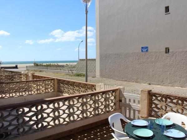 Appartement T2 En Rdc Avec Terrasse, à 500m Du Centre De Port-la-nouvelle, Parking Et Animaux Admis - Fr-1-229c-81 - Port-la-Nouvelle