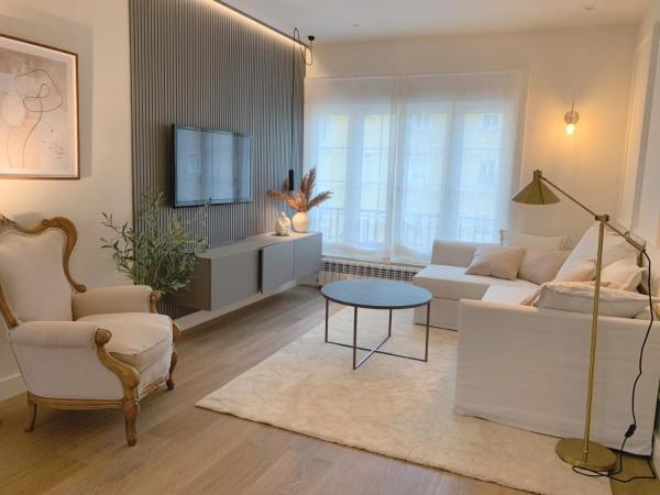 Lujoso Apartamento Boutique A Estrenar Con Parking Gratis - Gijón