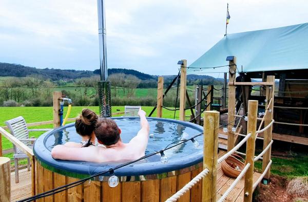 Hakuna Matata Safari Lodge - Sublime, Off-grid Digital Detox With Hot Tub - West Midlands
