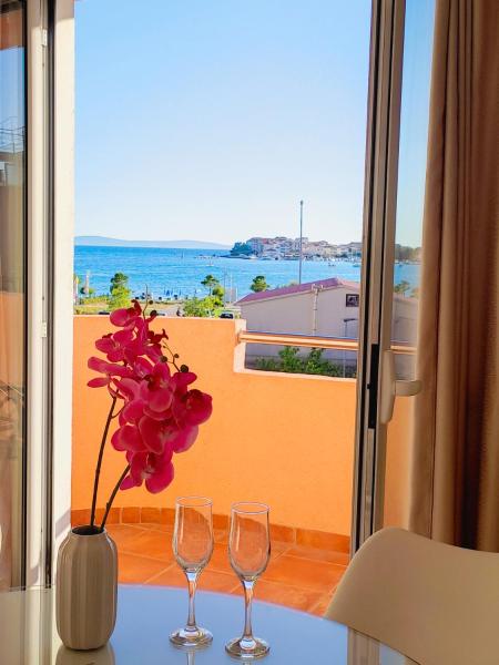 A6 Apartment With Balcony Overlooking The Sea - Podstrana