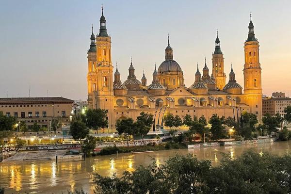 Apartamento Con Vistas Al Pilar Con Aparcamiento Privado - Zaragoza