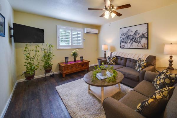 Sunny California Retreat With Pool Access And Patio! - Shasta Lake, CA