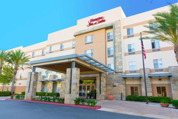 Hampton Inn & Suites Riverside/corona East - Bloomington, CA