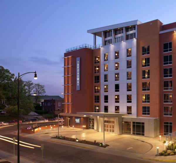 The Broadway Columbia - A Doubletree By Hilton Hotel - Columbia, MO