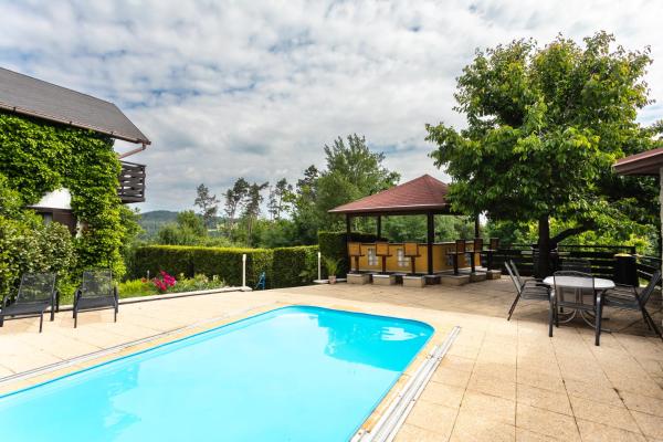 Private Summer House With Swimming Pool, Beach Bar And Pit For Football And Volleyball - Czechia