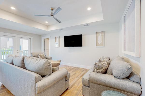 Carolyn's Beach House Bliss - South Padre Island