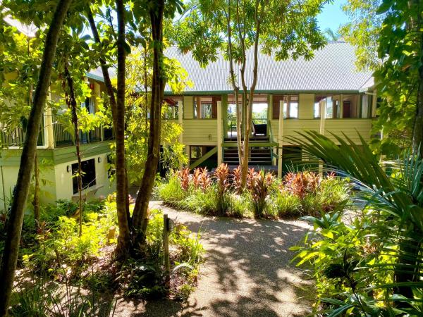 Jackaroo Treehouse Rainforest Retreat - Queensland
