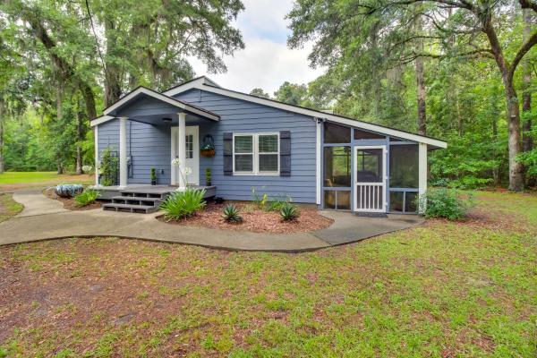 Southern Escape In Guyton Private Yard And Hot Tub! - Pooler, GA