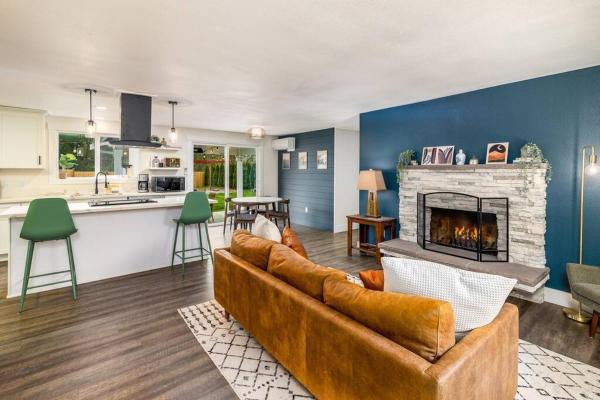 Home In Lake Stevens With Large Fenced Yard - Marysville, WA