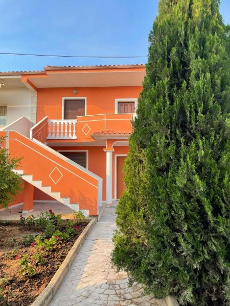Villa Joli - 120sqm - 3 Bedroom - 2 Baths House With Yard & Parking In Central Vlore - Vlorë