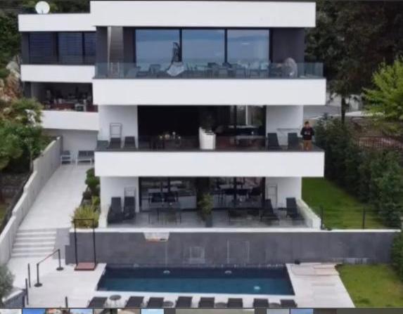 Aparthotel Villa V With Heated Pool - Croatia