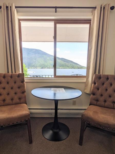 Western Riviera Lakeside Lodging - Grand Lake, CO