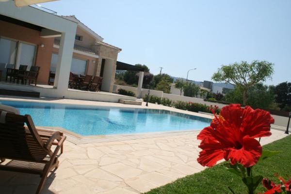 Paradise Latchi Villa - Нео Хорио