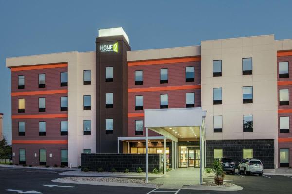 Home2 Suites By Hilton Austin Airport - Austin