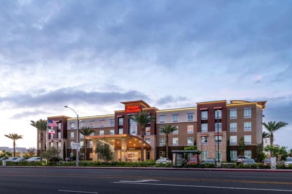 Hampton Inn & Suites Buena Park - Downey, CA
