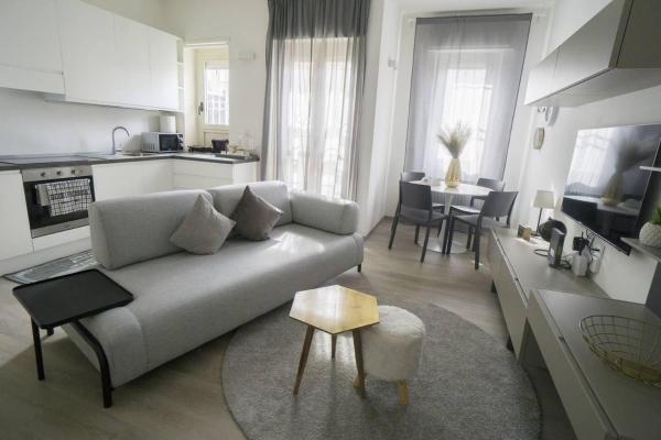 2 Bed Apartment Sleeps 4 - En-suite Bath -Tv -Wifi - Asti