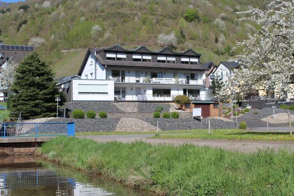 Pension Mosella , Wohnung Mit Balkon Und Moselblick - Zell (Mosel)