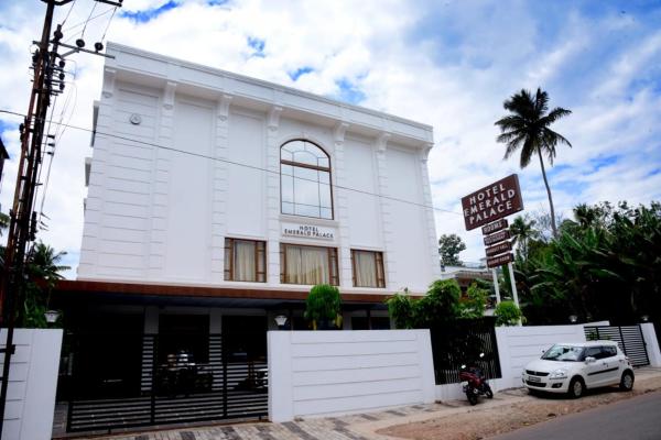 Hotel Emerald Palace -