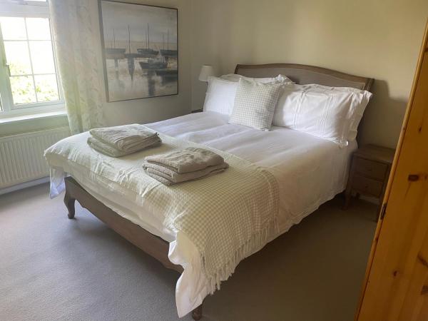 Railway Cottage - Pet Friendly With Parking - Ripon