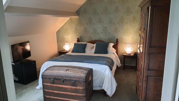 Logis - Hôtel & Restaurant Le Gonfalon - Nanteuil-lès-Meaux