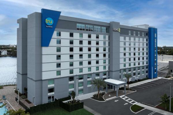 Home2 Suites By Hilton Miami Airport South Blue Lagoon - Hialeah, FL