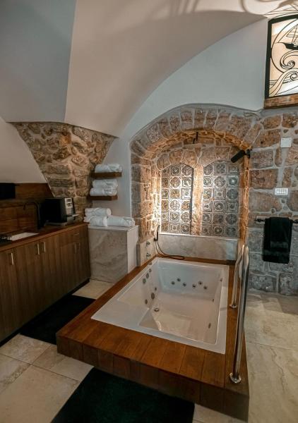 Templars Suite - Israel