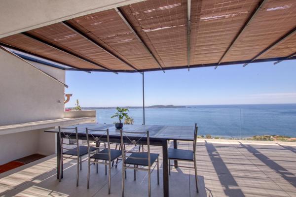 Villa L'oiseau Bleu 220m2 Vue Mer 180, Giens & Porquerolles - Studio - 波克羅勒島