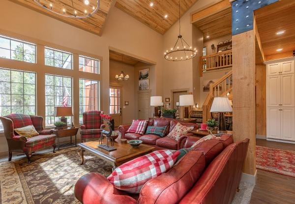 Uncle Chris Cabin By Kabino Air Conditioning Smart Tvs Chefs Kitchen Spacious Wifi Grill Bills Island Reservoir Fishing - Island Park, ID