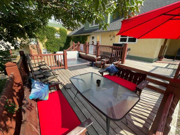Blaeberry Valley Vacation Rentals - Alberta