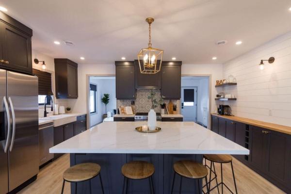 Walk To Downtown Picton, 4-bedroom - Picton