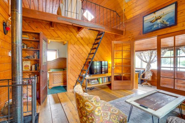 Bisbee Vacation Rental With Mountain Views And Sunroom - Bisbee, AZ