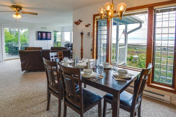 Seiku Vacation Rental With Deck And Ocean Views - Vancouver Island